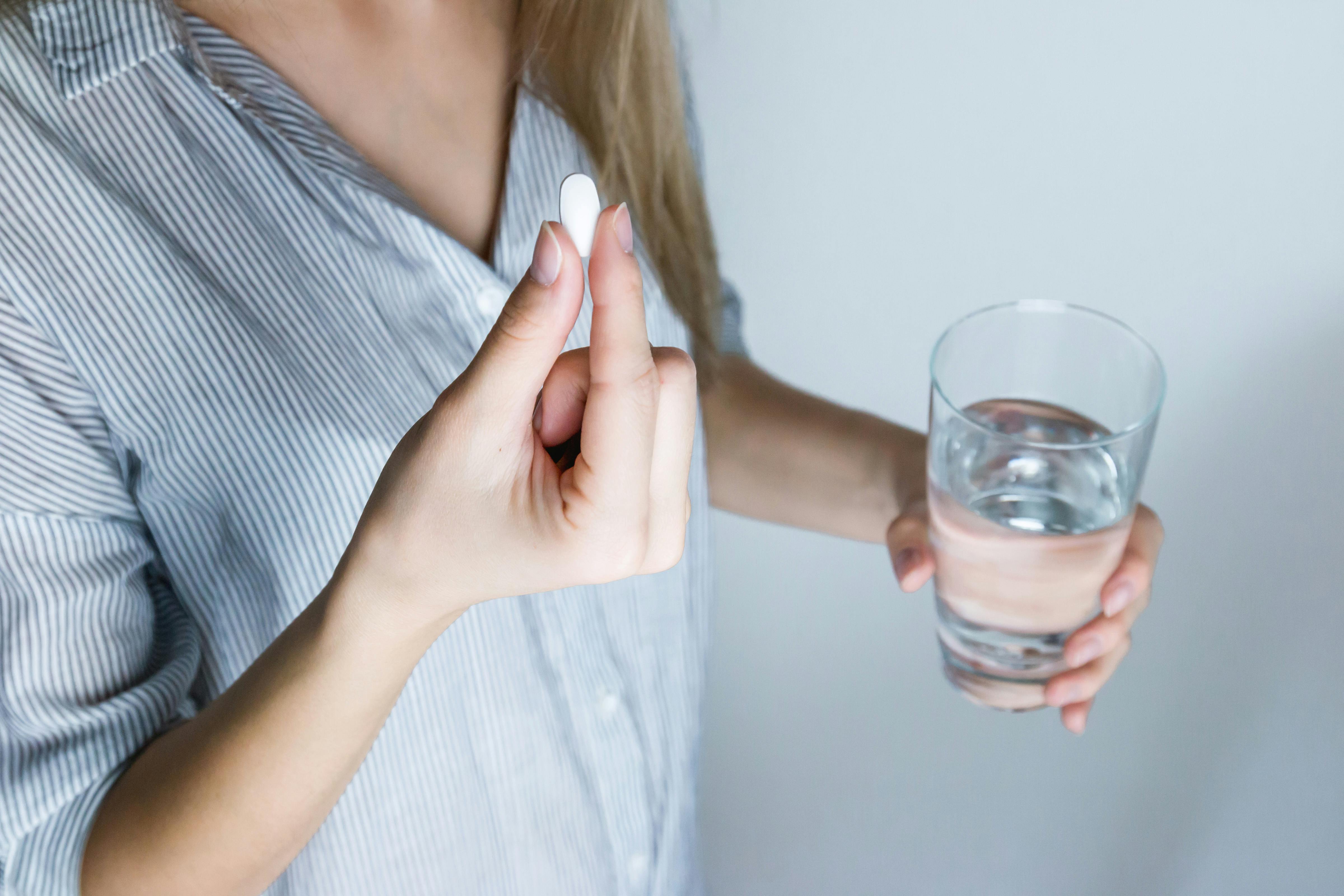 Lexapro vs. Prozac: Comparing Two Common Antidepressants - Blossom ...