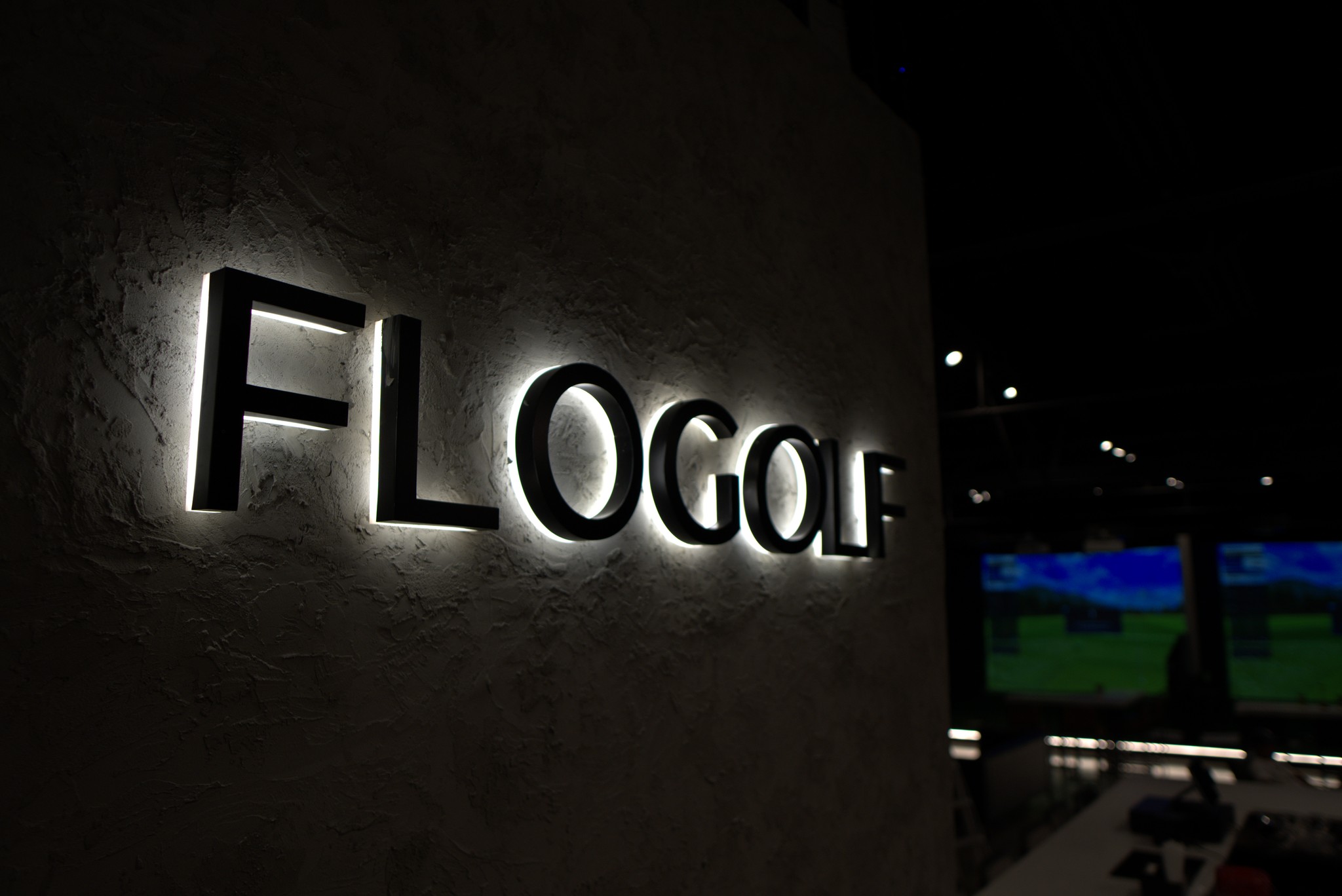 Flogolf Lounge – Exclusive Indoor Golf Experience in Boston