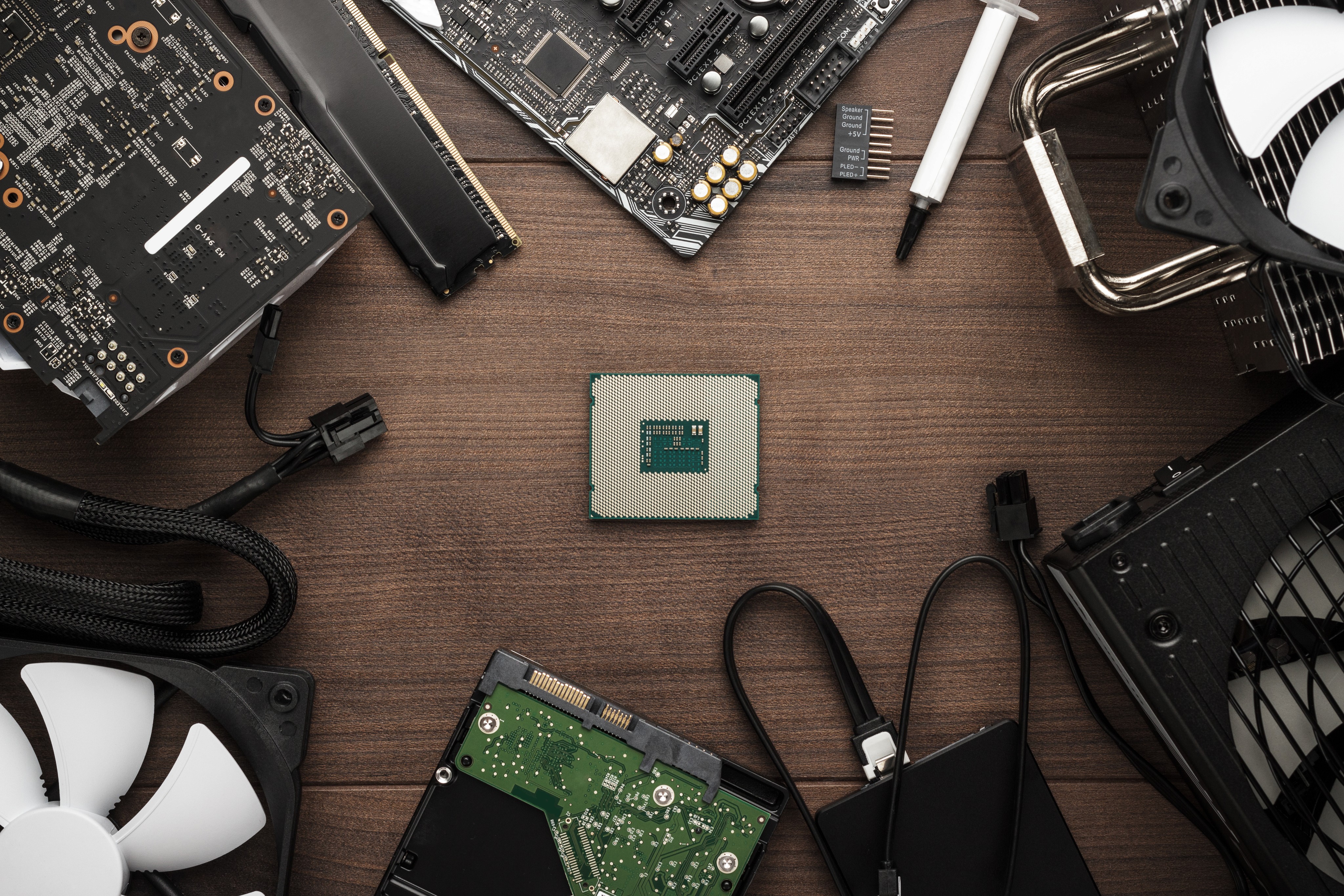 GPU vs. CPU: Optimizing Your Hardware for Peak Editor Suite Performance - My Framer Site