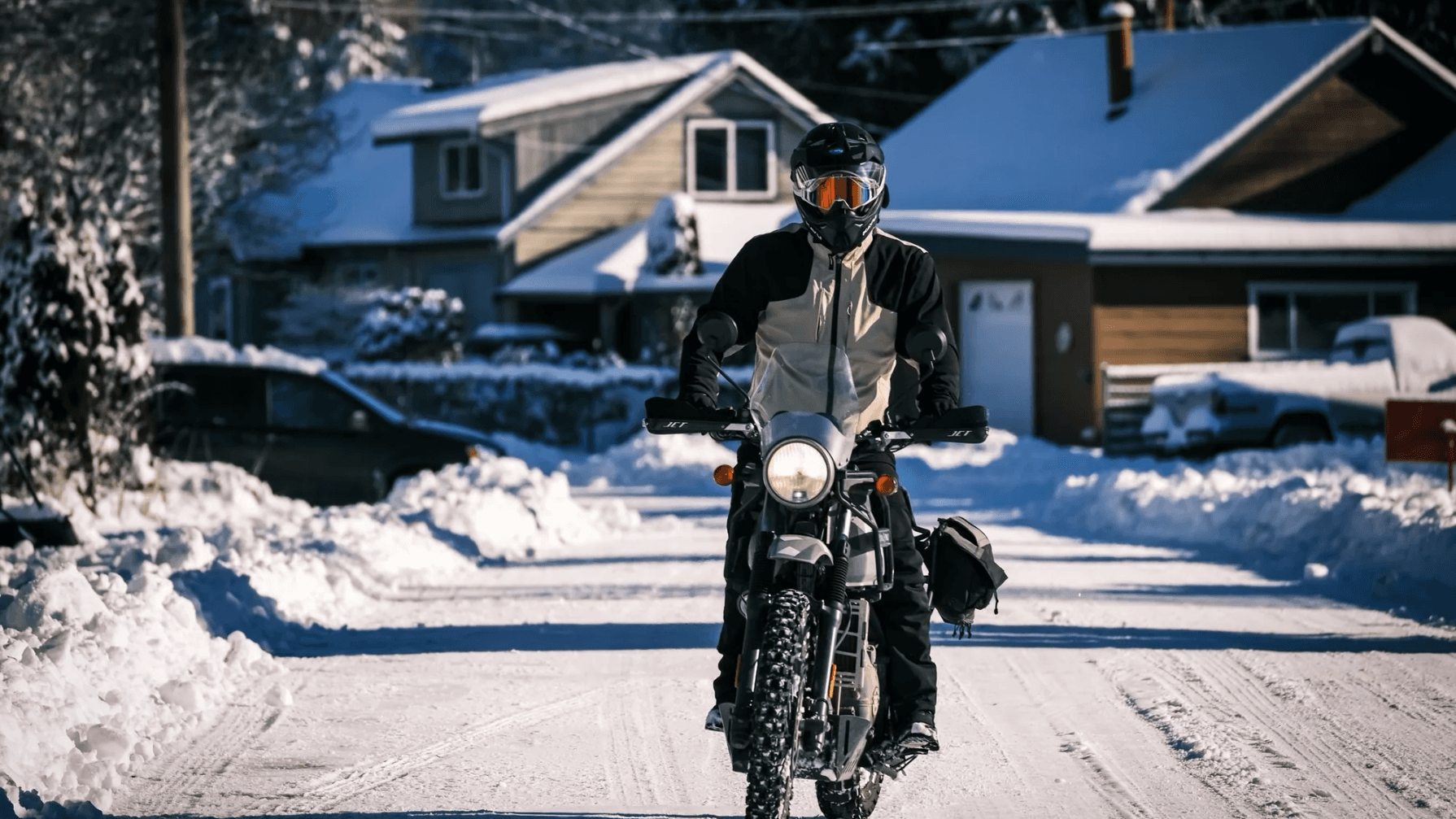 Riding in the Cold: Motorcycle Safety Gear for Winter - Asteride