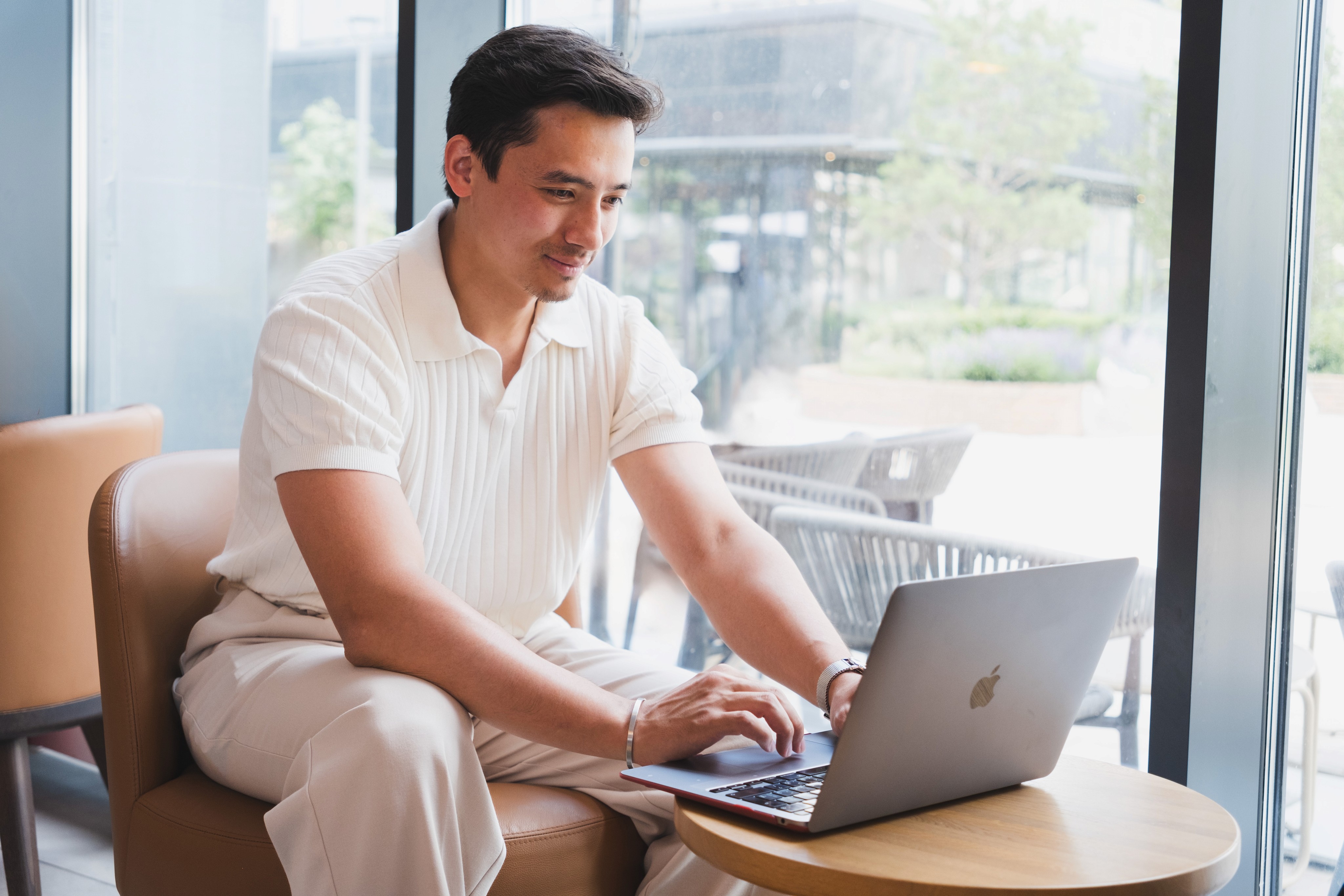 JobEscape – Build & Sell AI Agents | No Experience Needed