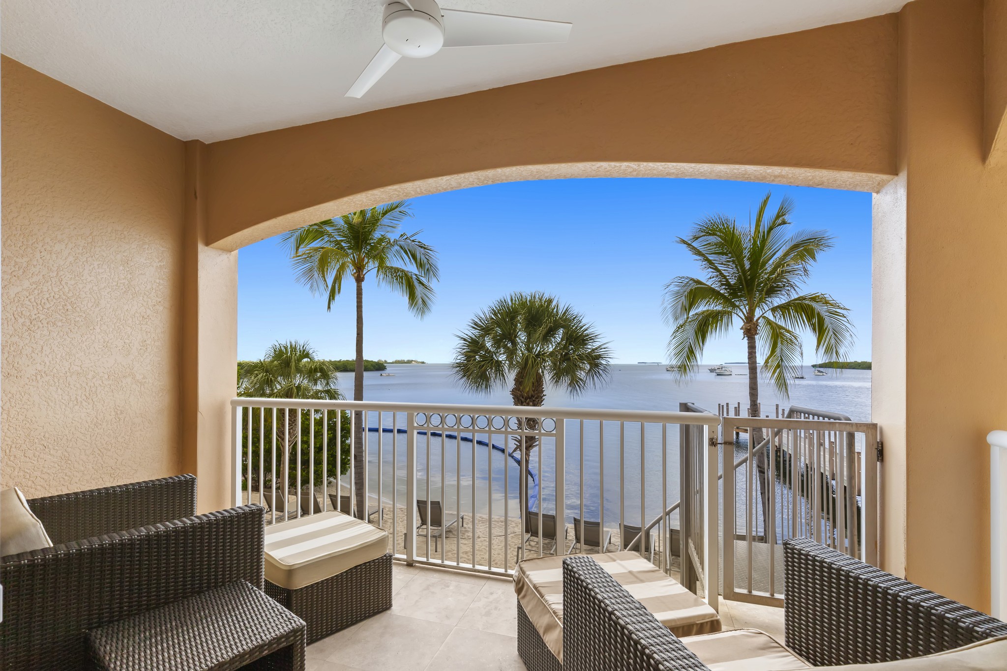 Rooms & Suites | Key West Luxury Suites | Beachside Resort