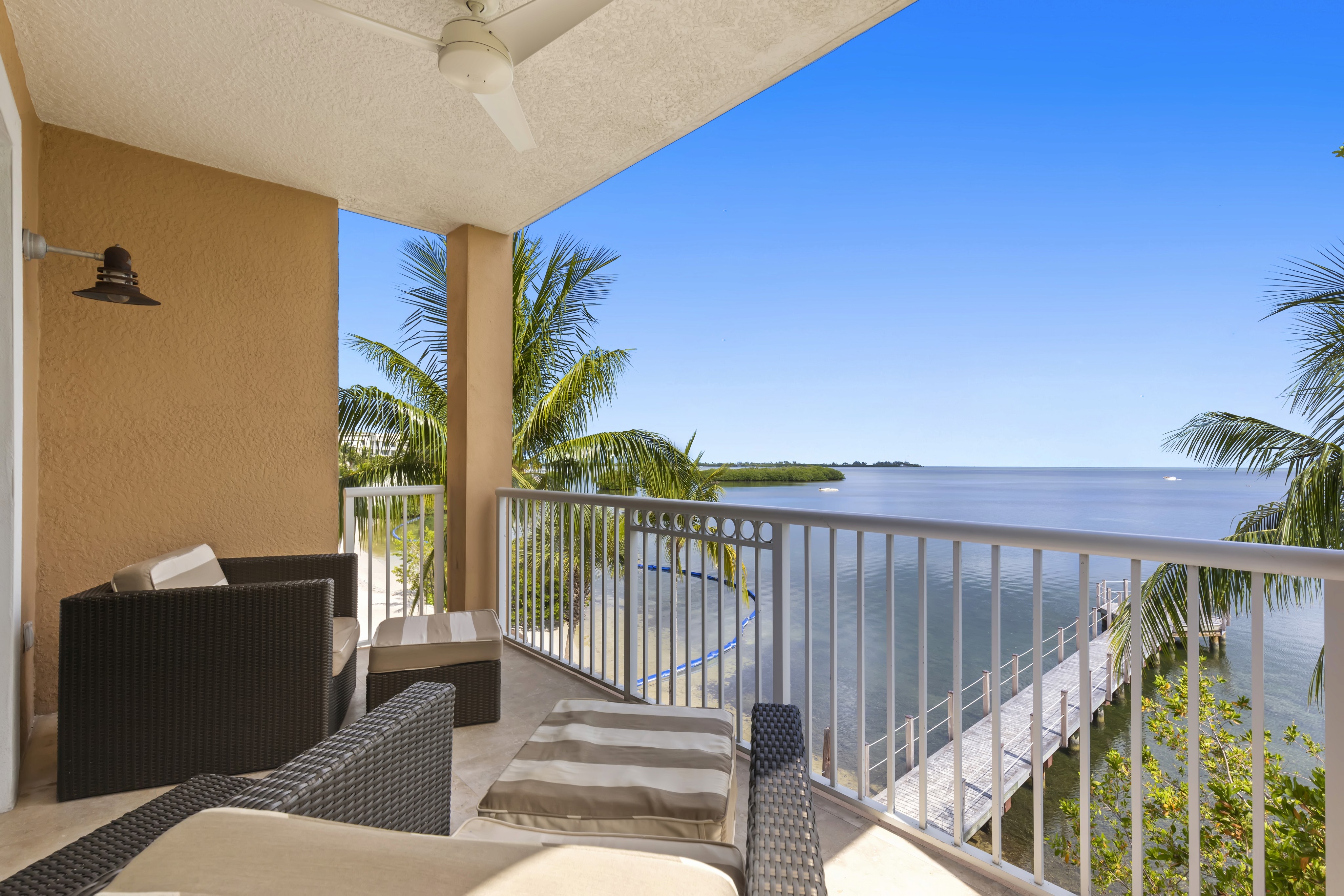 Rooms & Suites | Key West Luxury Suites | Beachside Resort