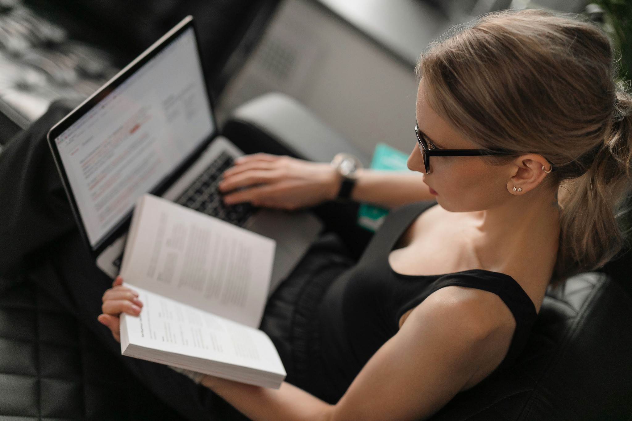 5 Complete Research Paper Introduction Examples — Otio Blog