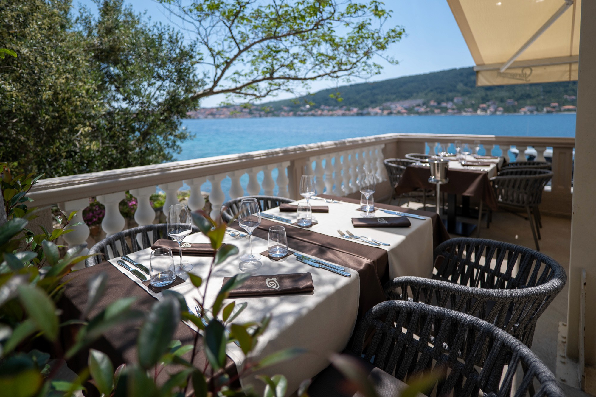 Restoran Lazaret on island of Ošljak