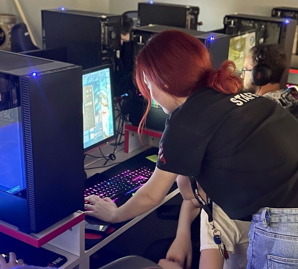 Friendly Fire - Gaming Cafe Franchise