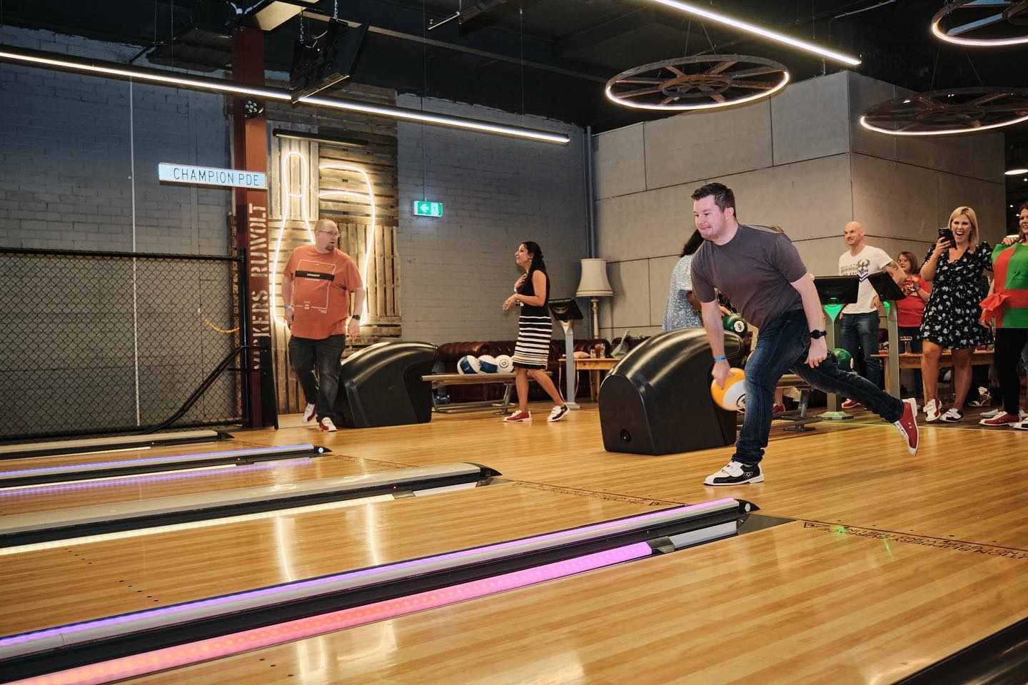 General Public Corio - General Public Corio - Eat, Drink, Bowl & Play