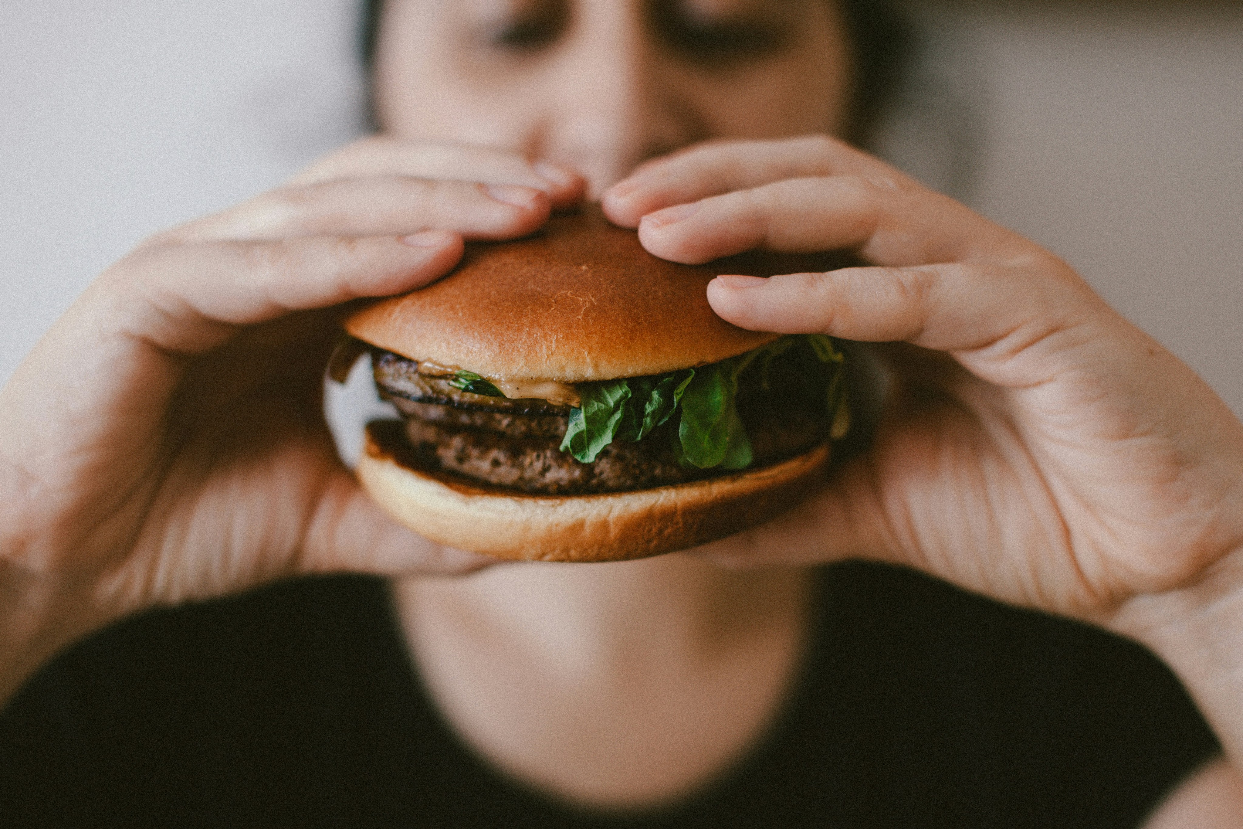 Stomach Feel Empty After Eating? 6 Possible Reasons Why | Season