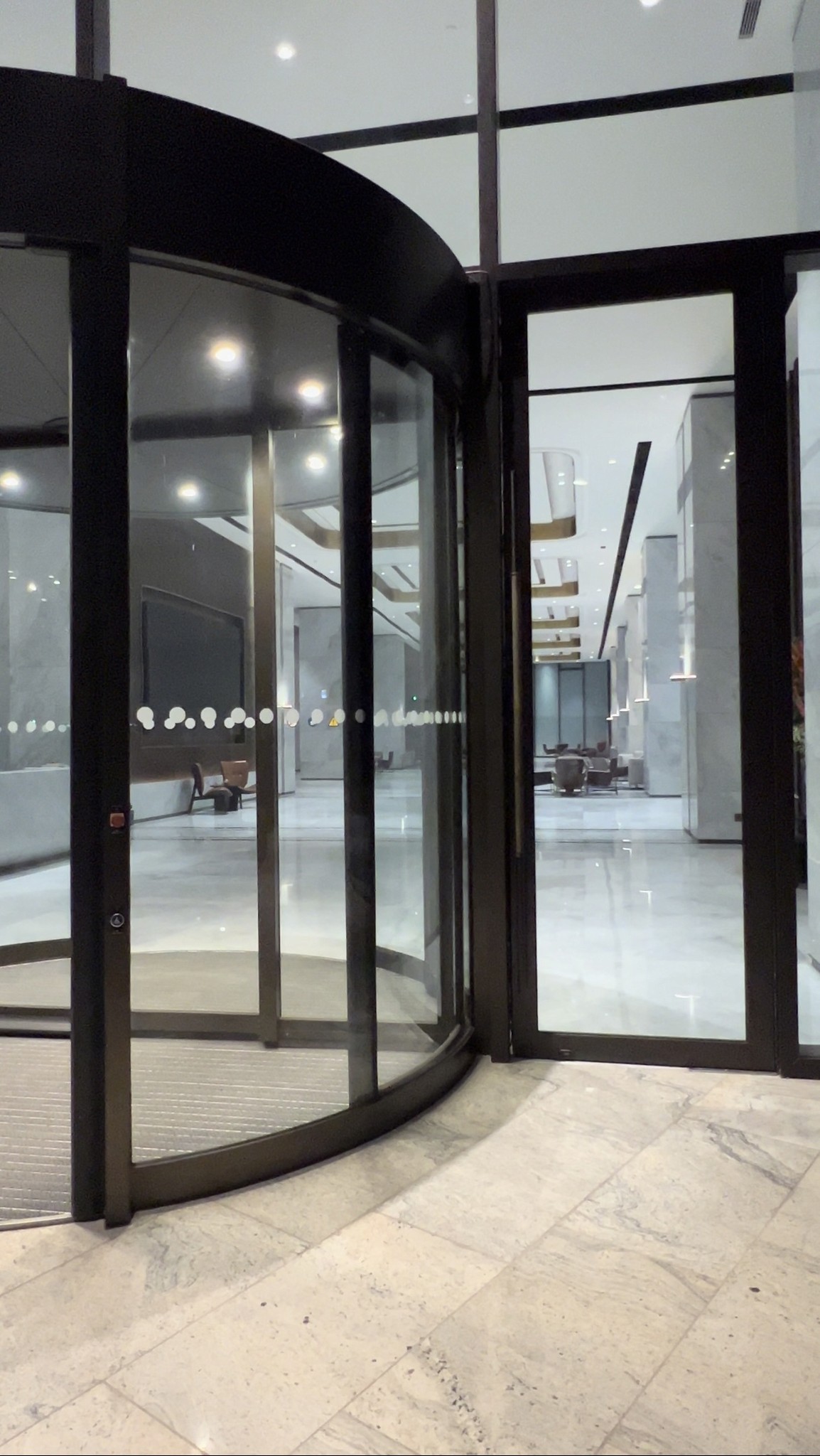 Raheja Altimus - Room And Roof