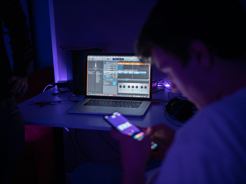 5 Best MacBooks for Music Production in 2025 | Musicfy AI Blog