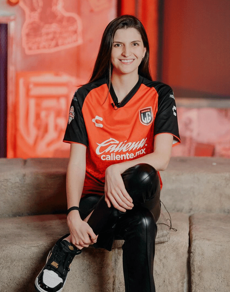 Mercedes Roa | Creator @ Double Tap