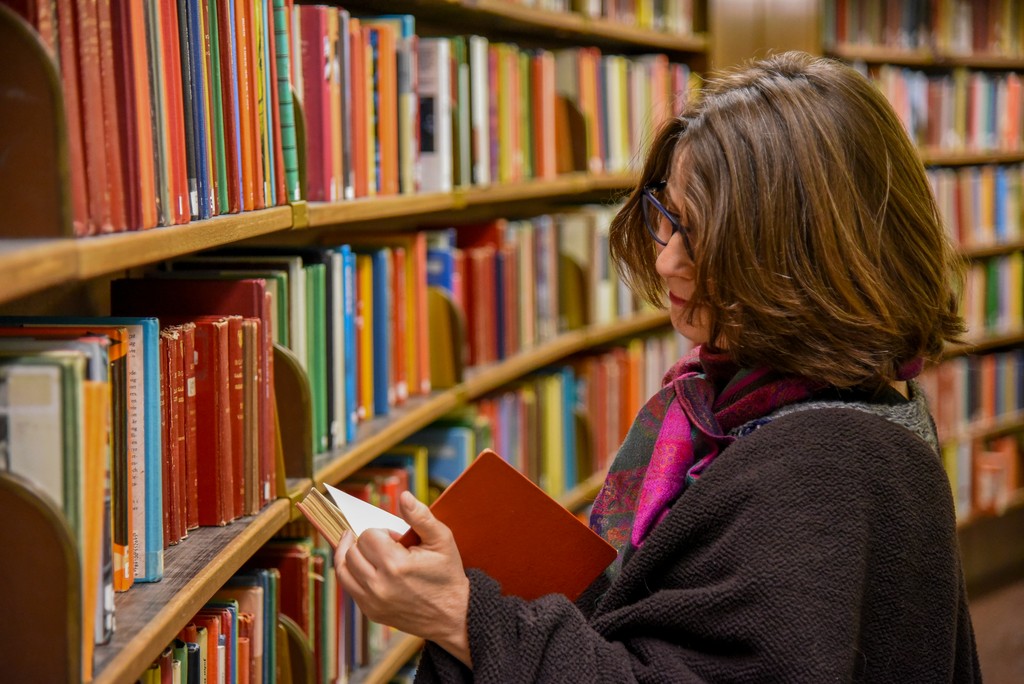 20 Places To Find Reliable Sources For Research Writing — Otio Blog