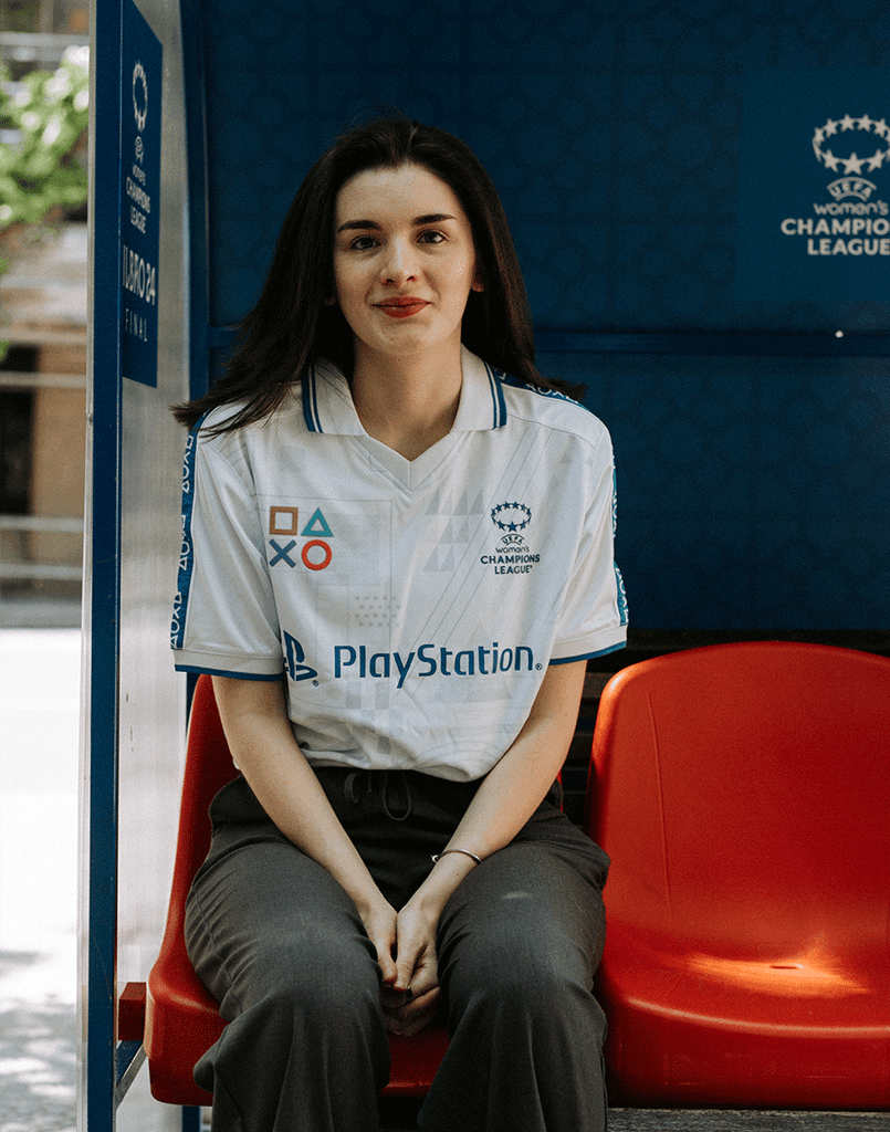 Mercedes Roa | Creator @ Double Tap