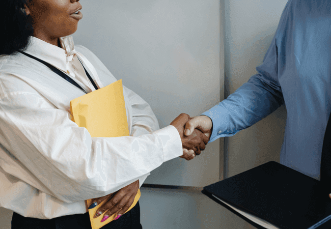 O que faz um assistente de compras? Salário + funções