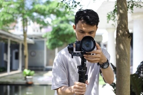 EB-2 NIW Visa: Eligibility, Timeline in 2025