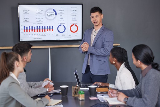 A Roadmap for Breaking Into the Senior Level as a Data Analyst | Maven ...