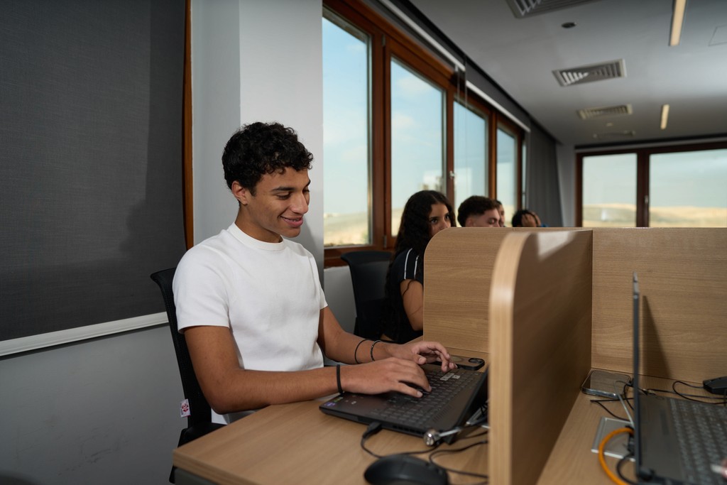 ESLSCA University