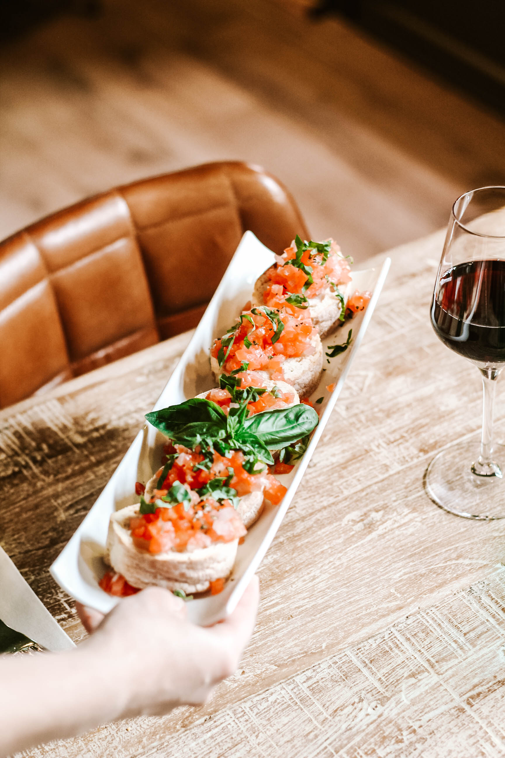 Mona | Food & Drinks