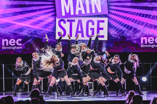 The Super Weekender 2025: An Unmissable Dance Convention!