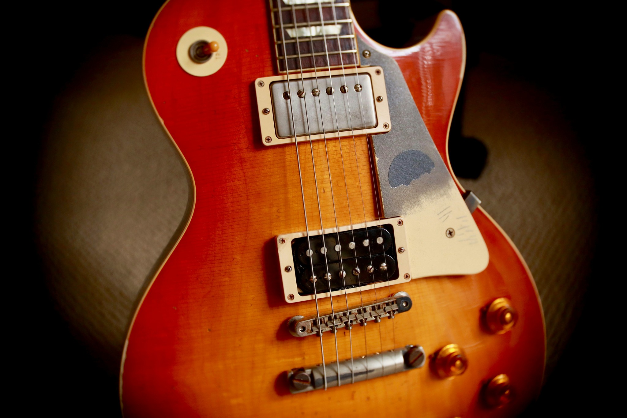 How to Date a Gibson Guitar by Serial Number: The Complete Guide ...