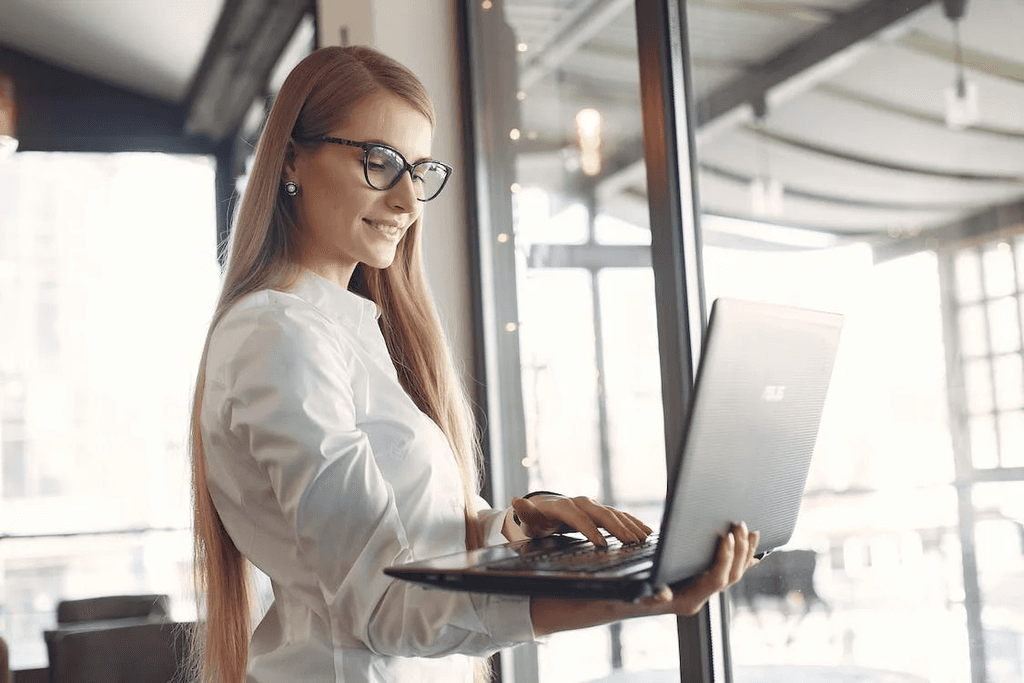 Mastering Cold Messaging: Techniques and Approaches | Growleady