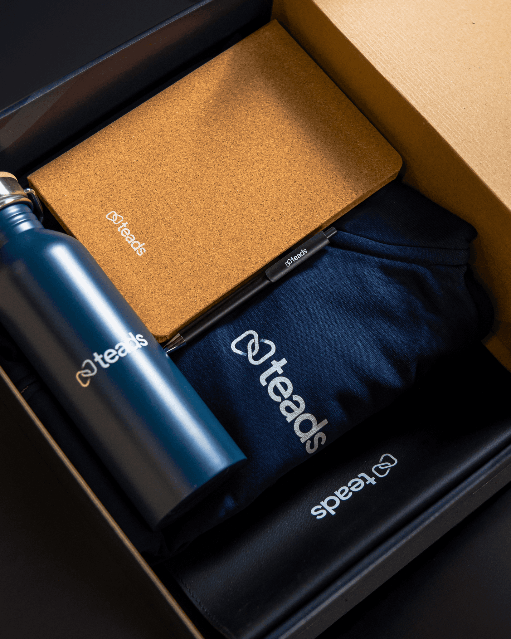 Monday Merch | Custom Company Merchandise & Merch Packs