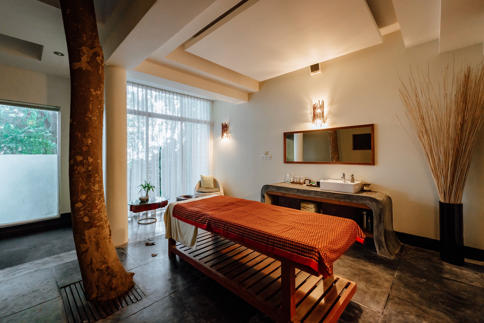 Independence Hotel by Dara