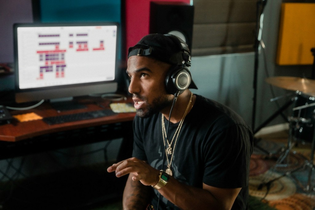 The Best 10 Standalone Music Production Hardware in 2025 | Musicfy AI Blog