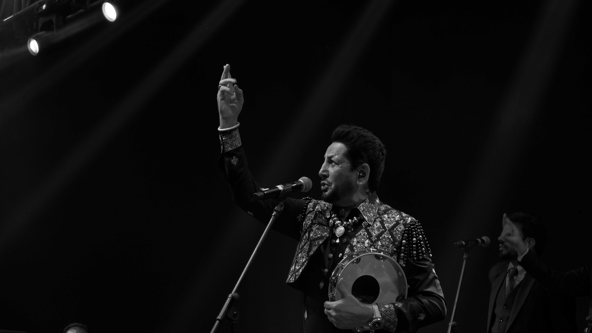 12 Popular Indian Music Meme | Musicfy AI Blog