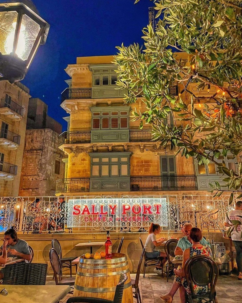 Sally Port Pizzeria | Best pizza in Valletta, Malta.