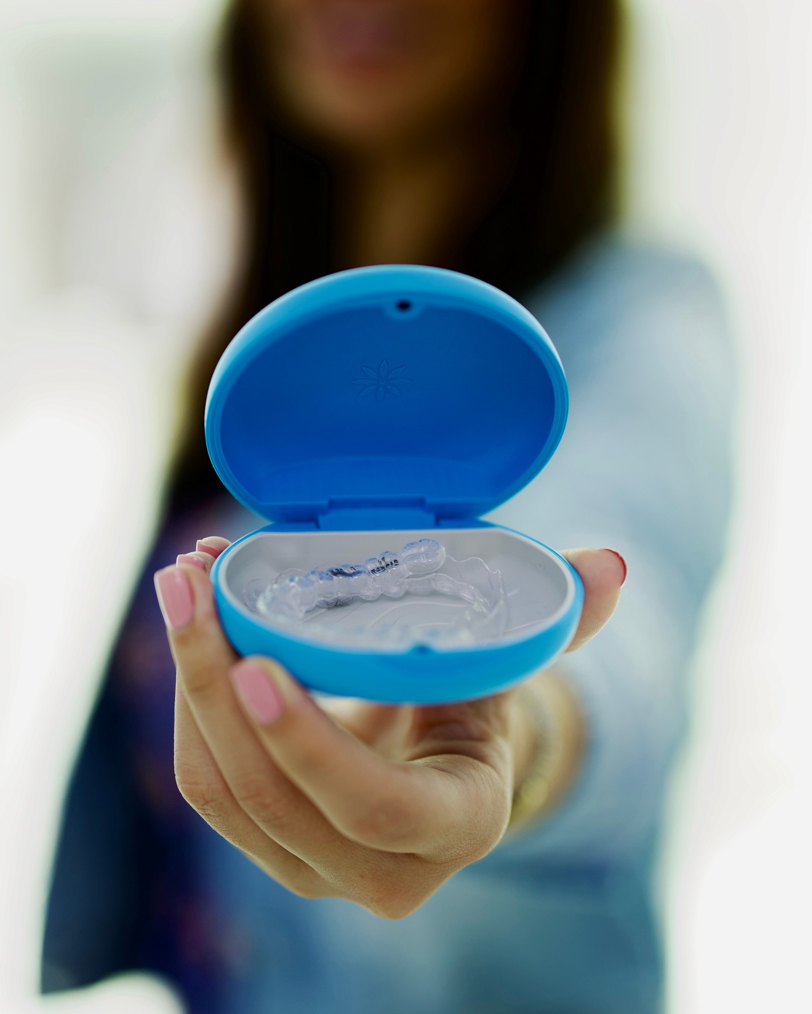 Teeth Retainers: Types, Uses, and Benefits