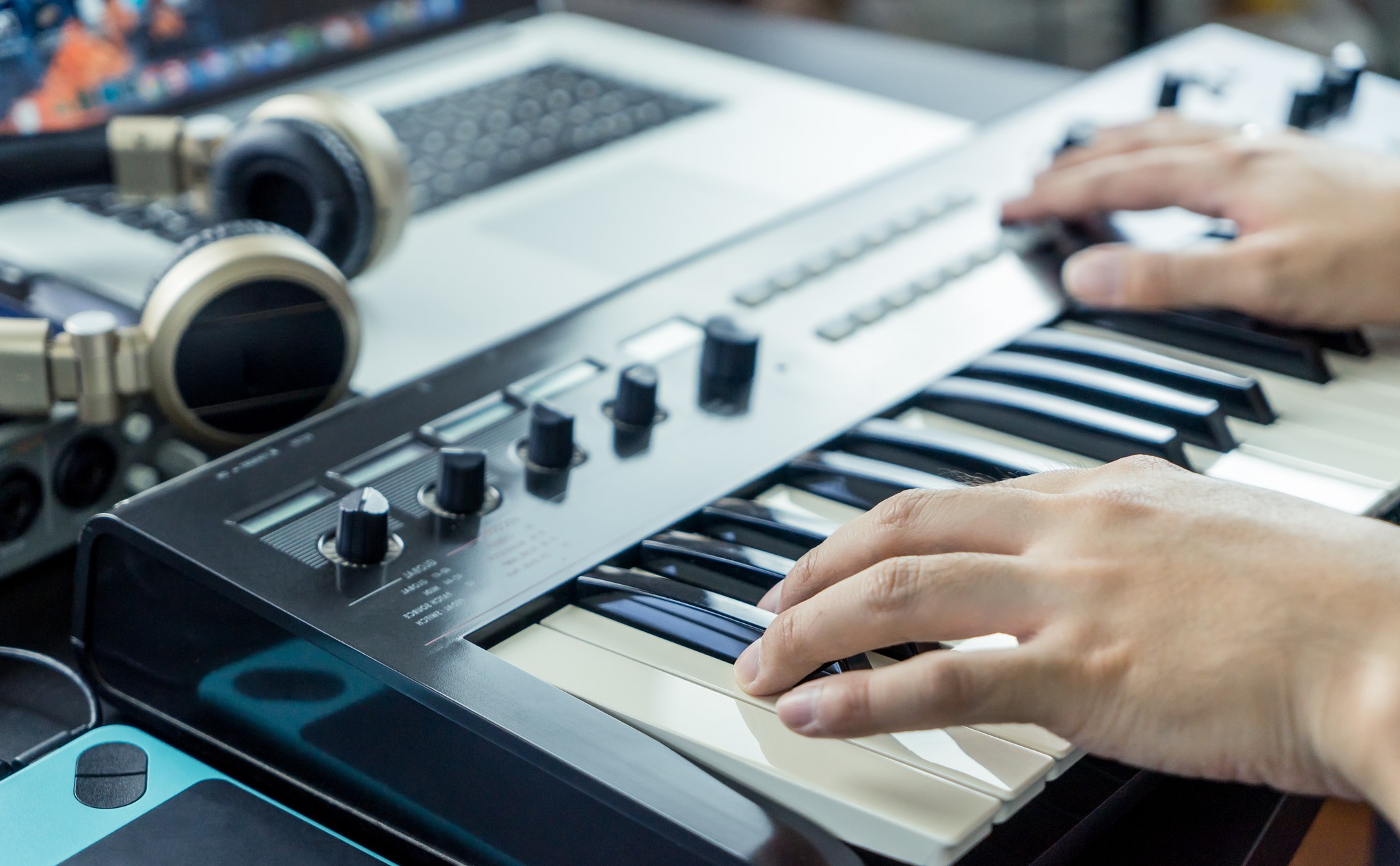How To Setup A Home Recording Studio For Music Production - Kits.AI