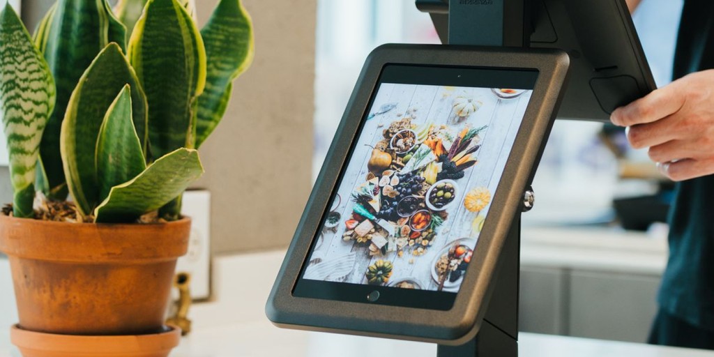 Quebec's Bill 72 Law: New Tipping Rule Update | MYR POS