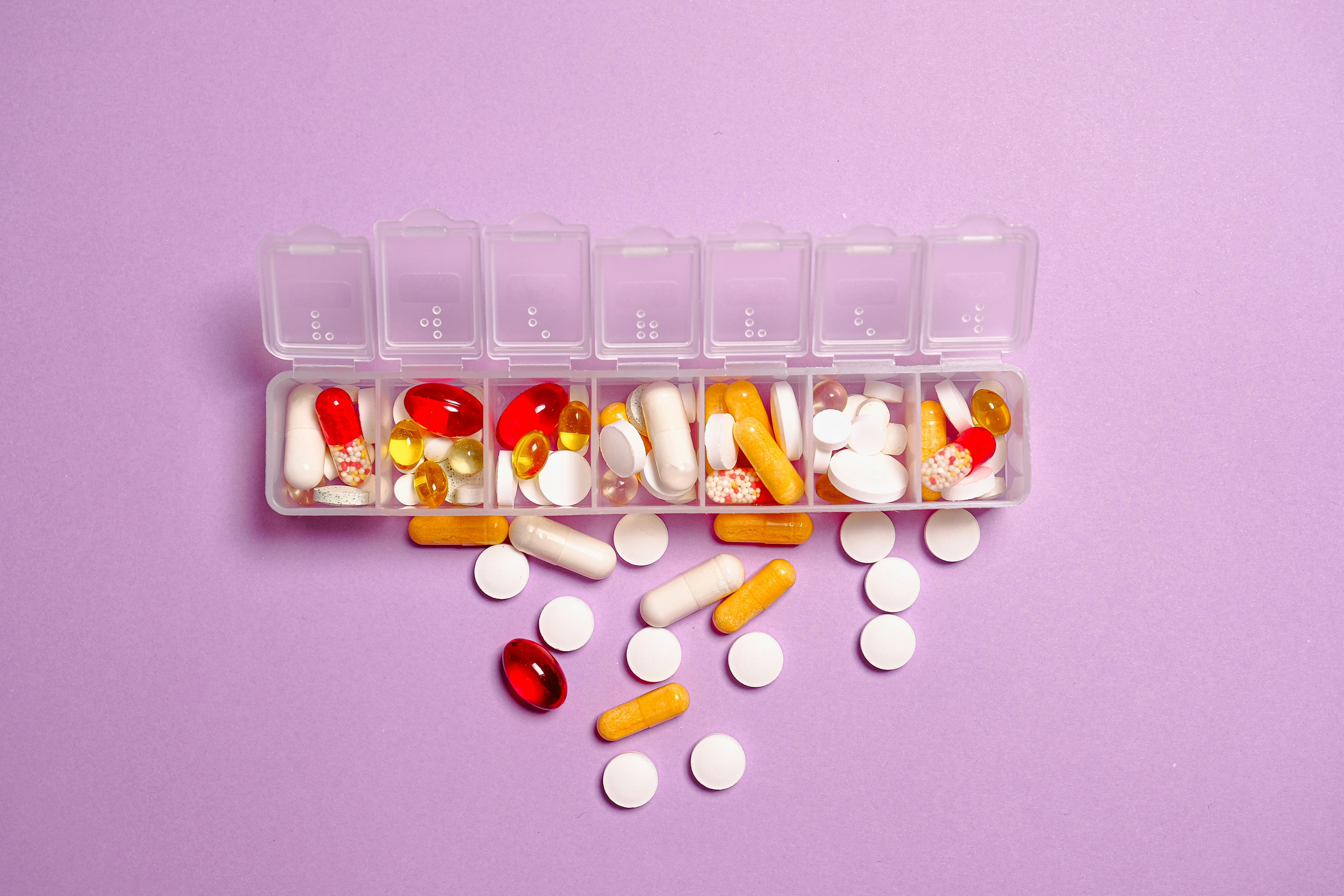 Lexapro vs. Prozac: Comparing Two Common Antidepressants - Blossom ...