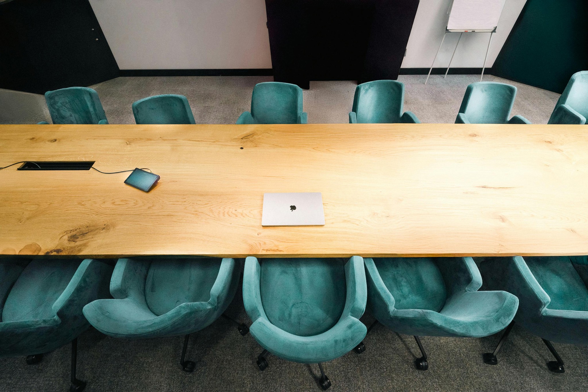 Signature Furniture | Houston Office Furniture at Factory Prices