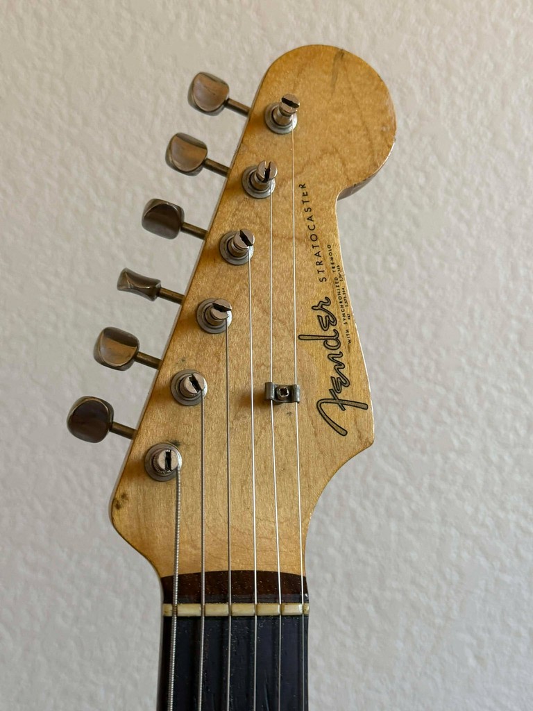 Complete Guide to Fender Stratocaster Headstock Decals (1954-1970 ...