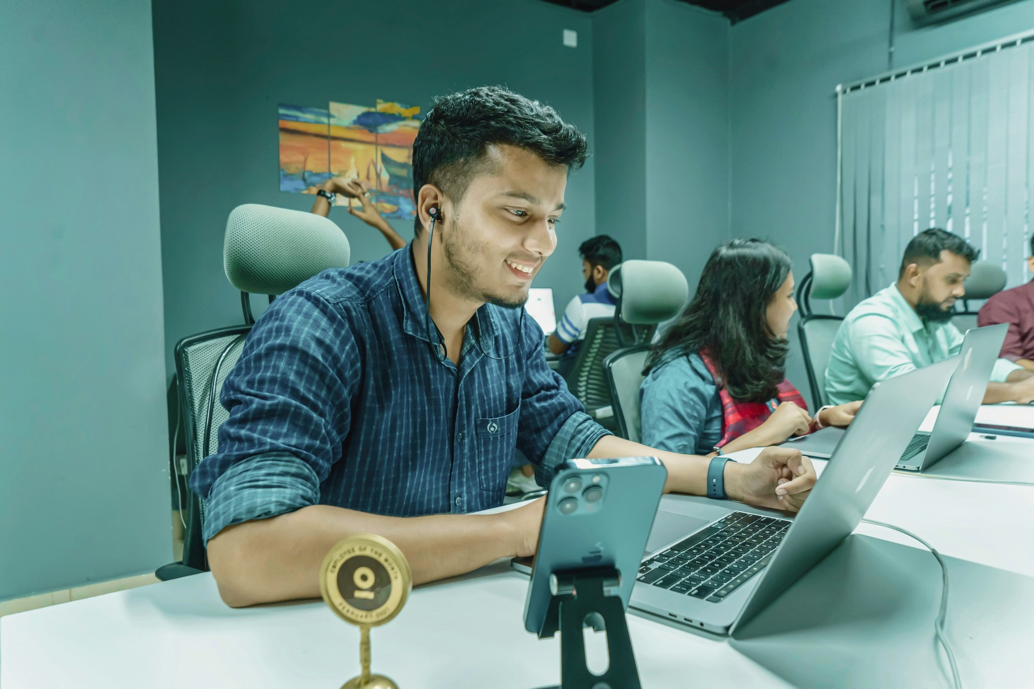 10 Ways On How to Use AI to Automate Tasks (2024) - Numerous.ai