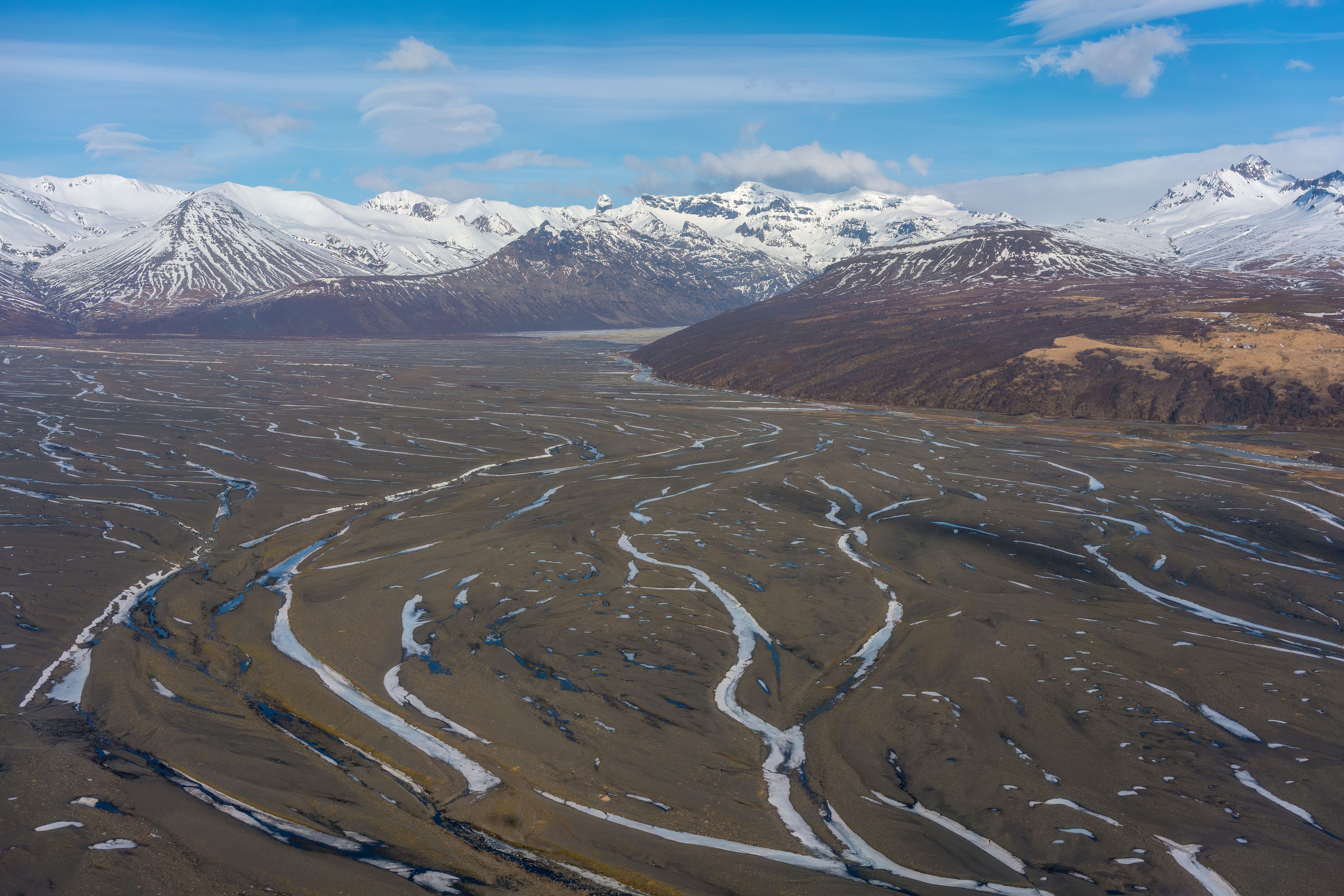 Grímsvötn Volcano: Iceland’s Hidden Powerhouse Beneath the Ice - Lavashow