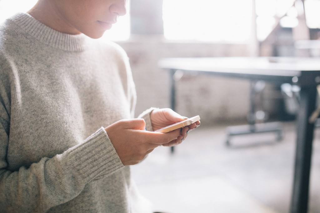 "Should I Unfollow My Ex?" A Therapist's Take - The Expansive Therapy Blog