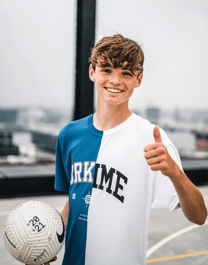 Mercedes Roa | Creator @ Double Tap