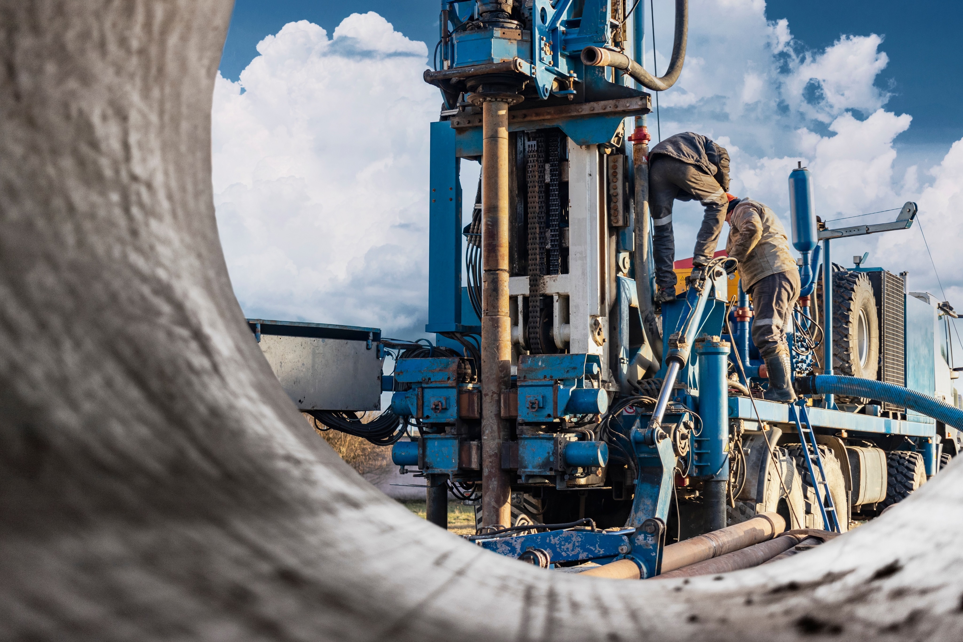 Oil and Gas Drilling Rigs: Types and How They Work