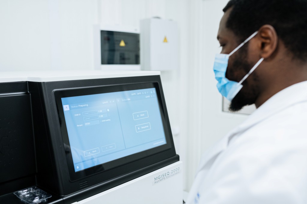 DNBSEQ-G400 | Your Day-to-Day Sequencing Solution