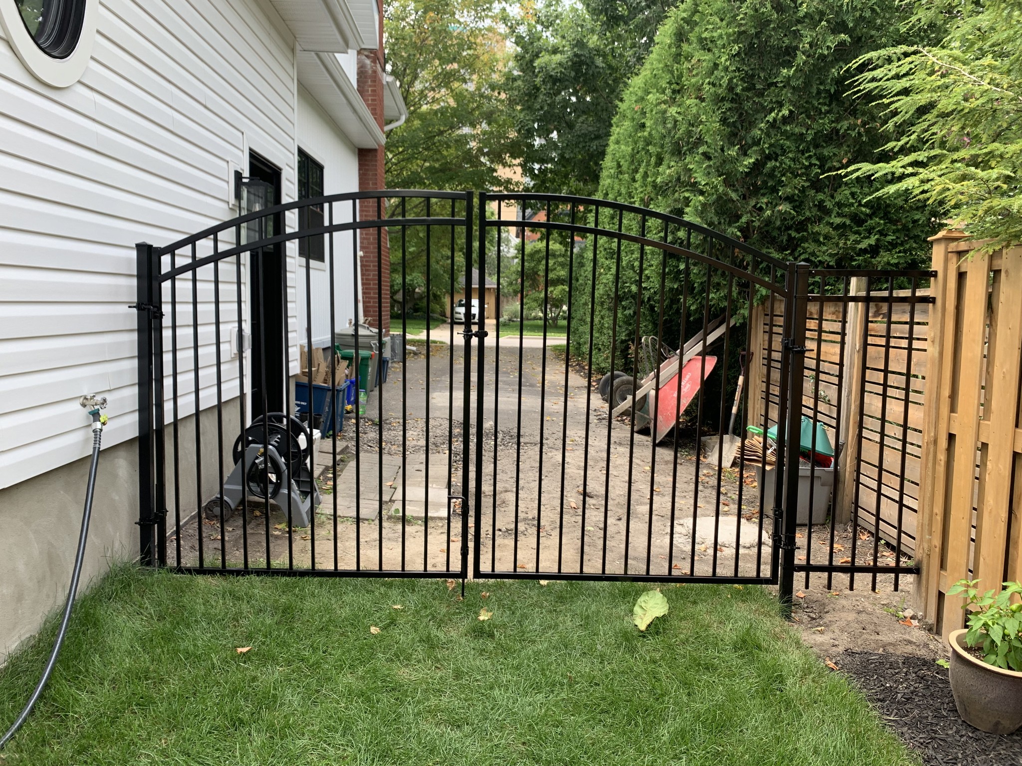 Star Fencing Inc. | Fence & Deck Contractor | Quotes Available