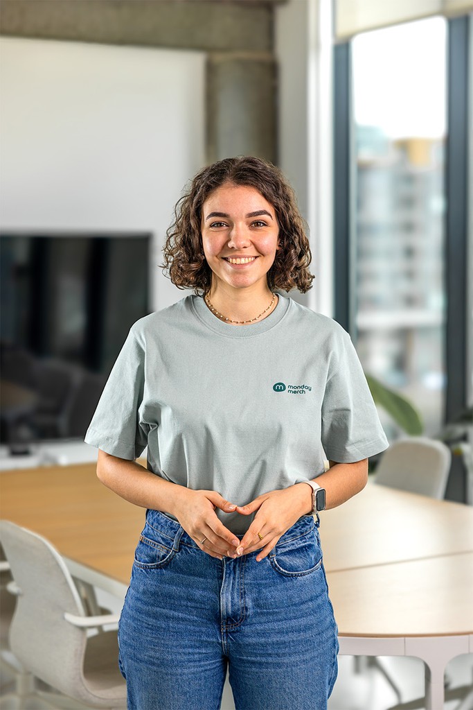 Monday Merch | Custom Company Merchandise & Merch Packs