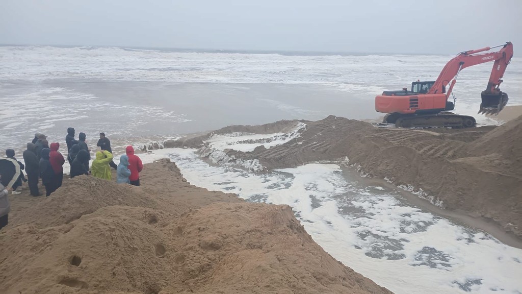 SANParks closes Nature’s Valley Camp amid severe flooding and Storm ...