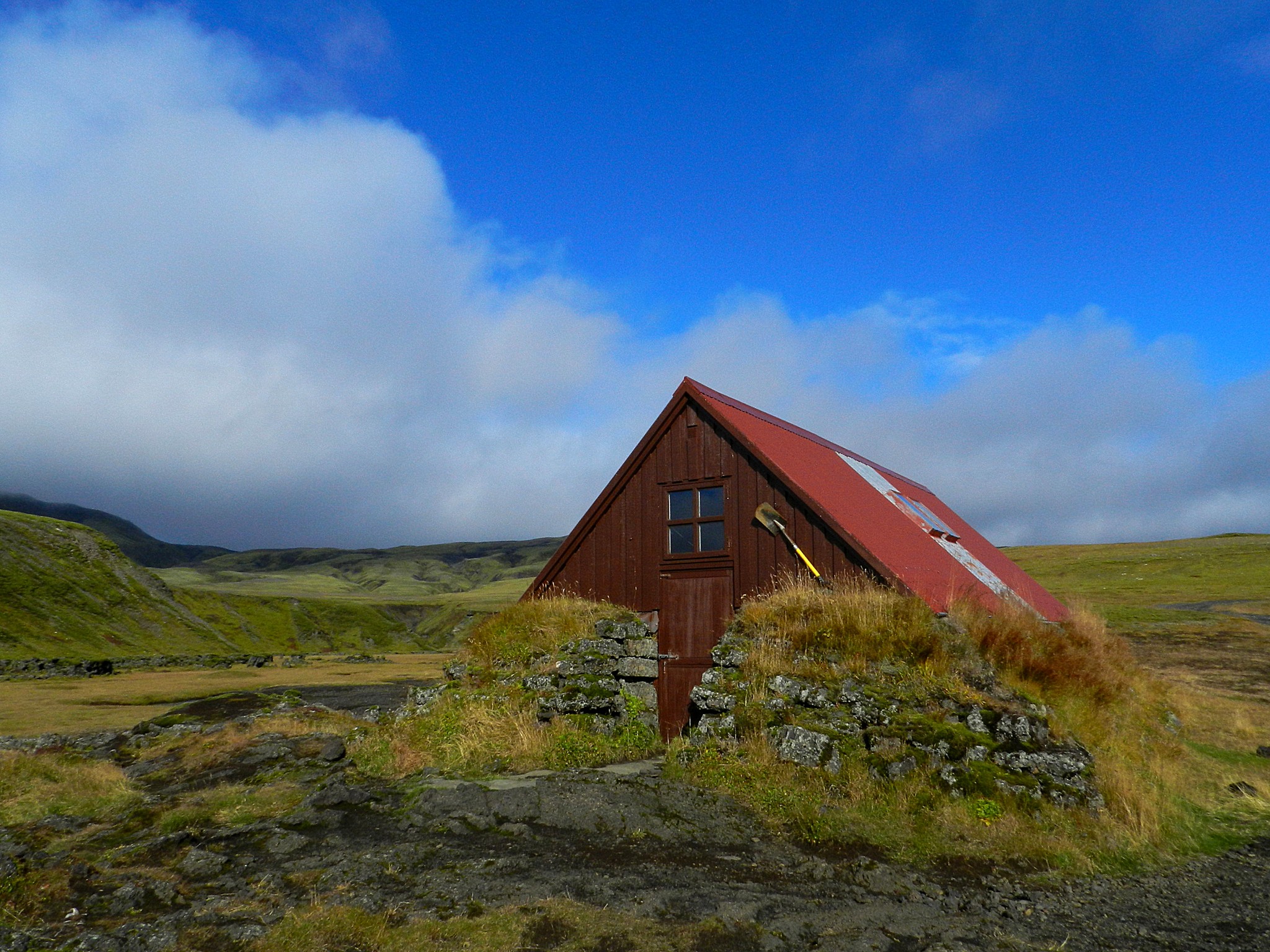 Mountain Huts and Cabins in Iceland | Find & Book Huts with Ease – Huts.is