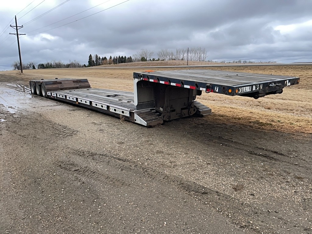 John Corell, Jr. Estate Custom Peterbilt & Trailer - Orr Auctioneers