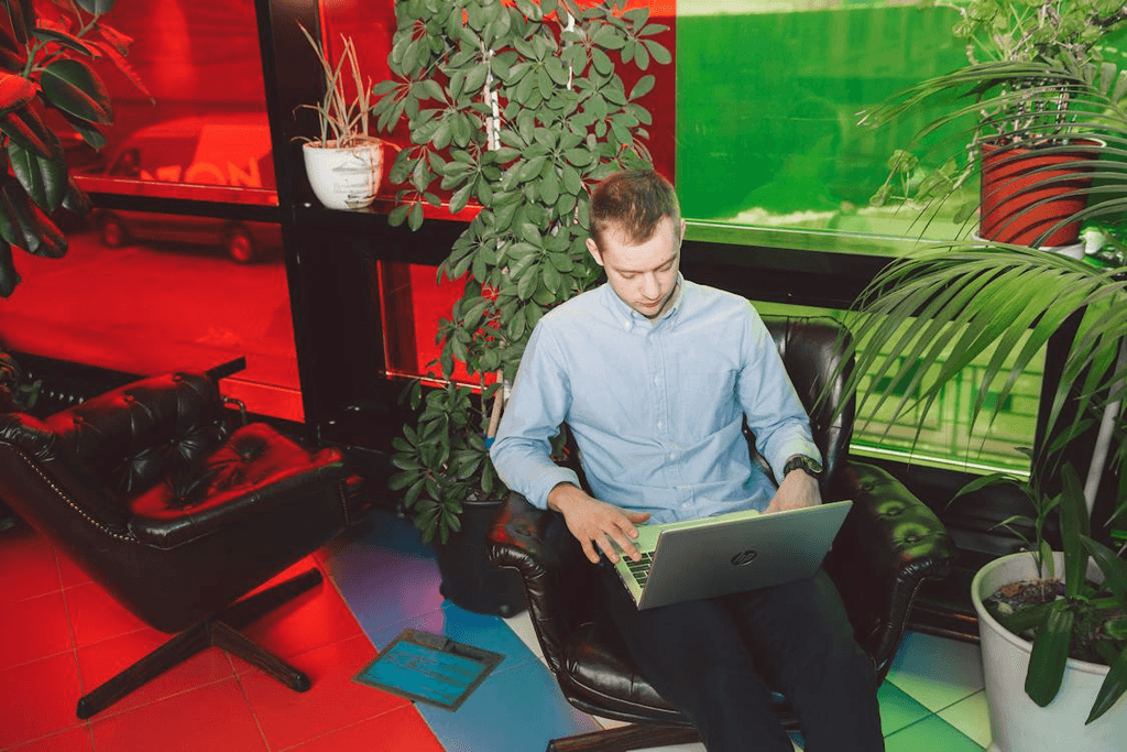 Mastering Cold Messaging: Techniques and Approaches | Growleady