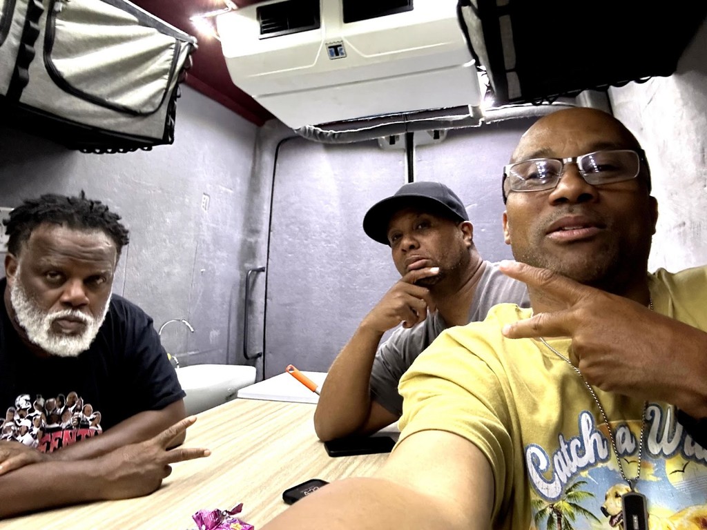 AEMG TV Presents: Hanging With The Houstons | USA News