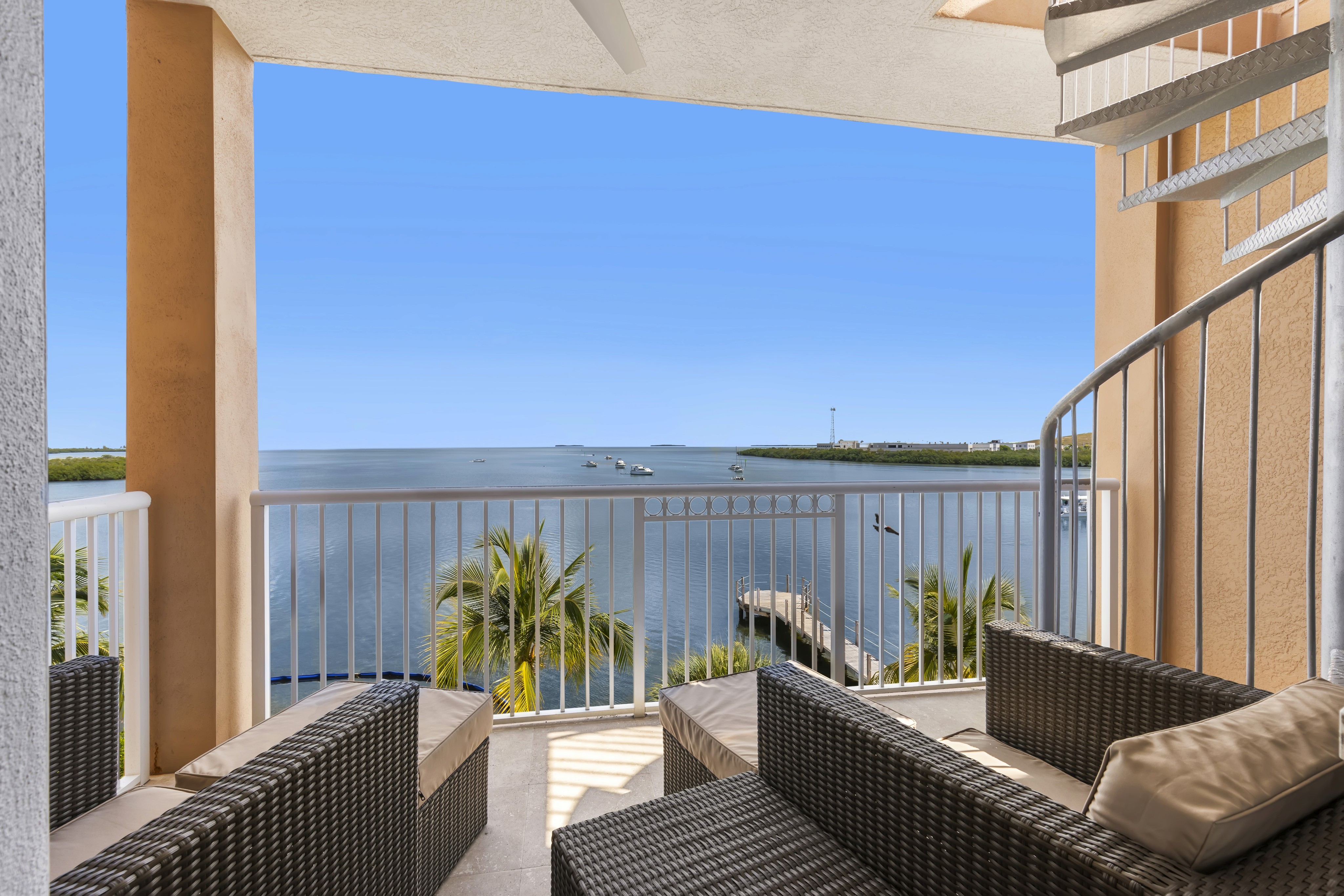 Rooms & Suites | Key West Luxury Suites | Beachside Resort